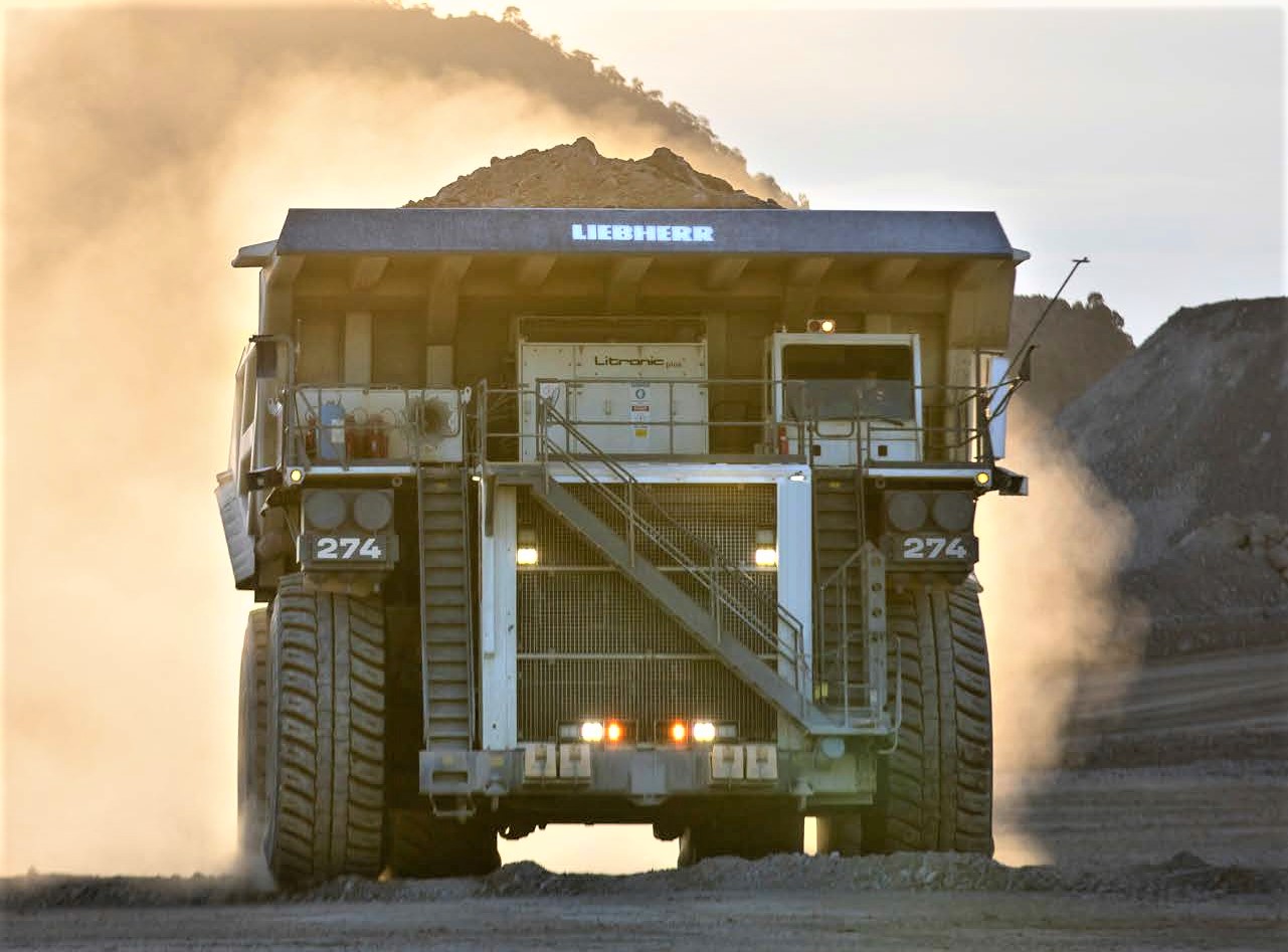 Liebherr, a Bauma con il T274, dumper da 305 tonnellate | e-construction