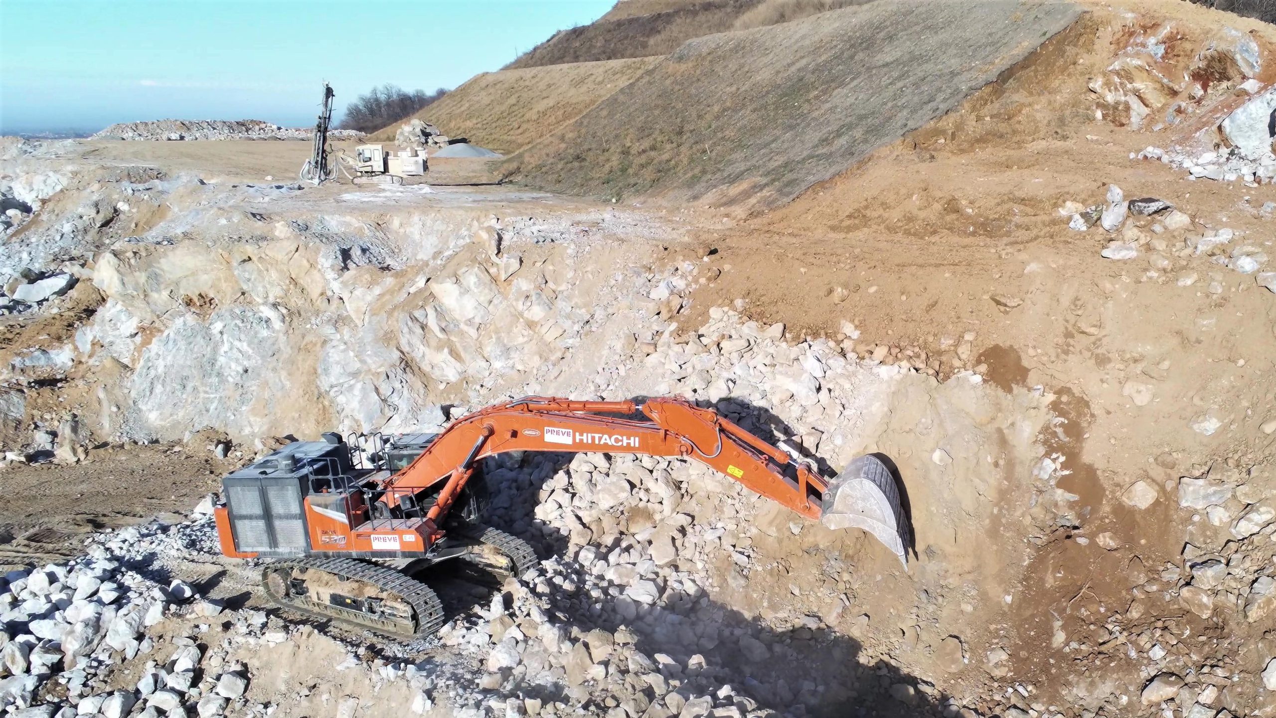 Hitachi ZX530LCH-7, il palestrato. | e-construction
