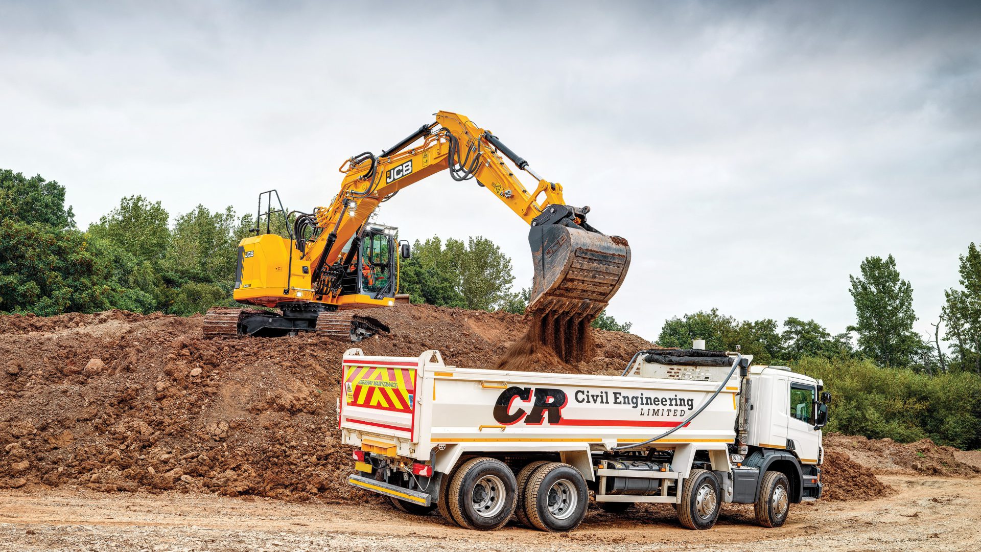 JCB 245XR, big short-radius | e-construction