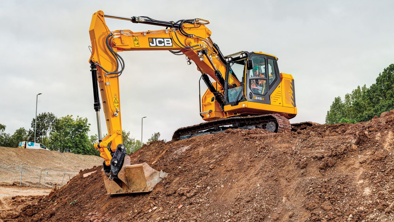 JCB 245XR, big short-radius | e-construction