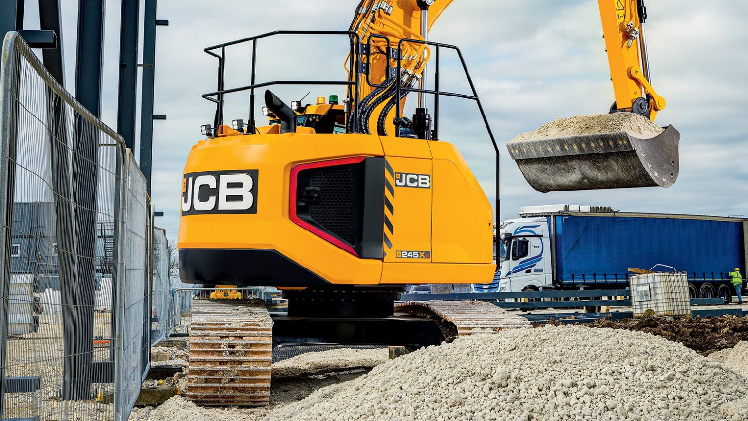 JCB 245XR, big short-radius | e-construction