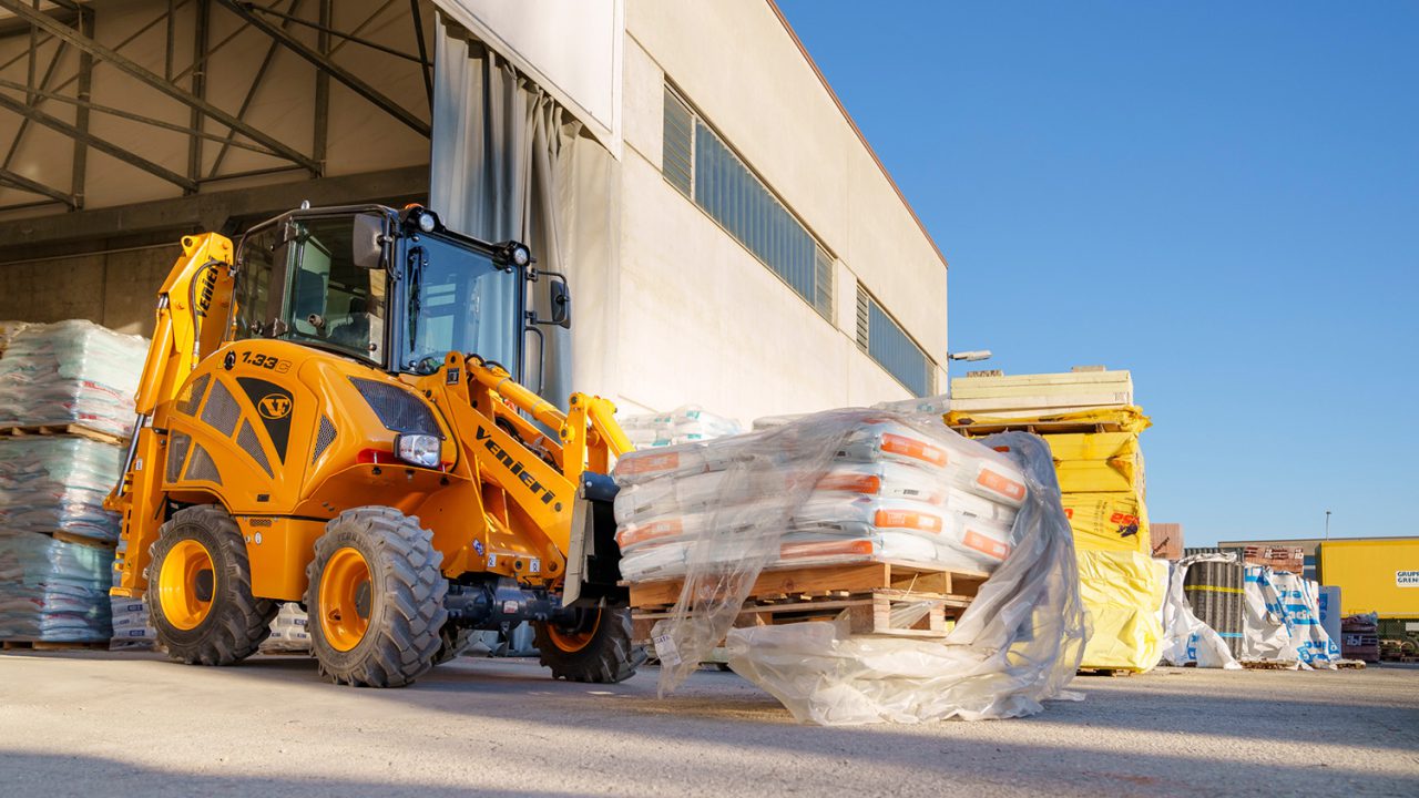 Venieri 1.33C, porta attrezzi super-compatta | e-construction