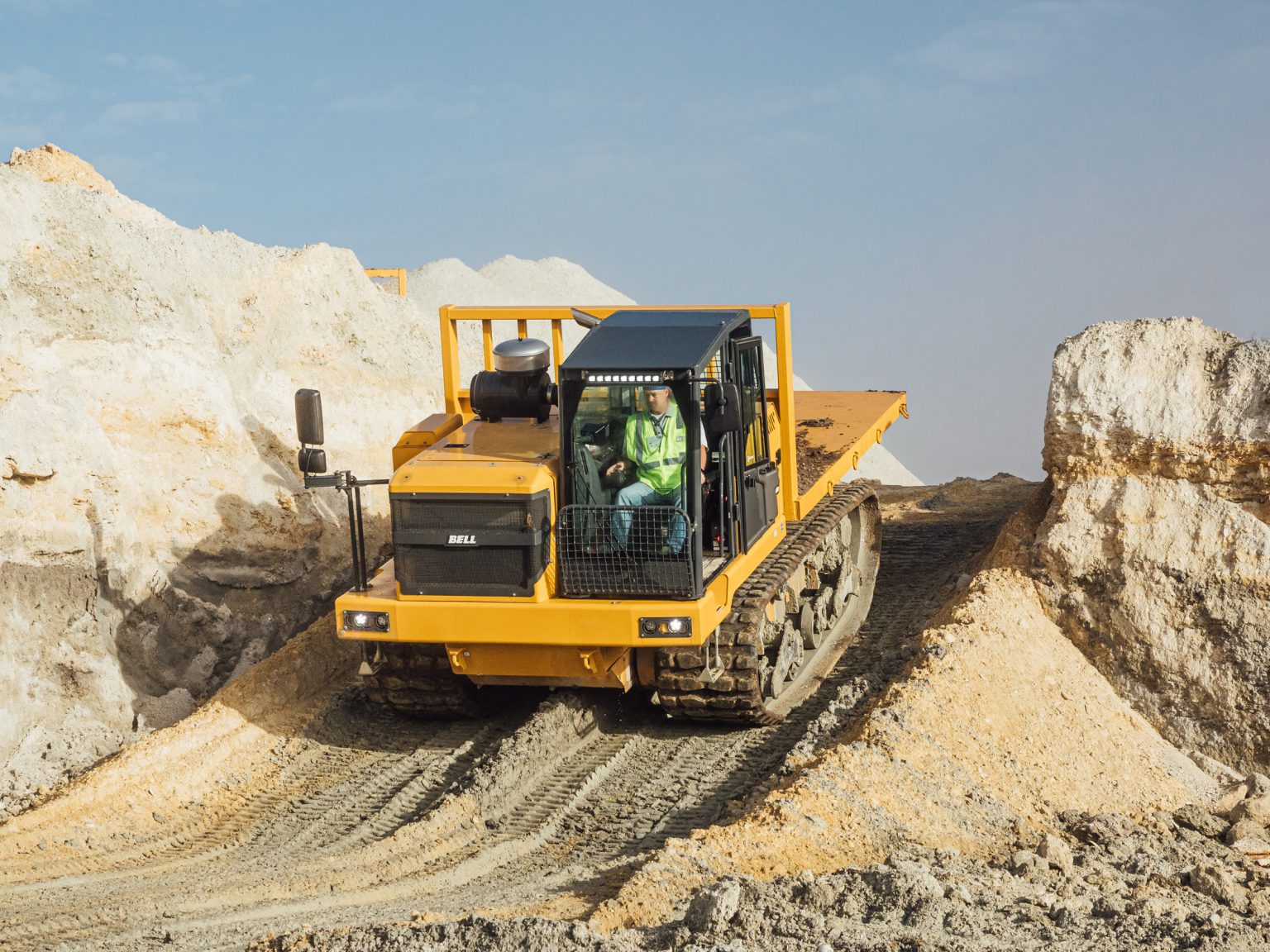 Bell Equipment, a Bauma i dumper cingolati per l'Europa | e-construction