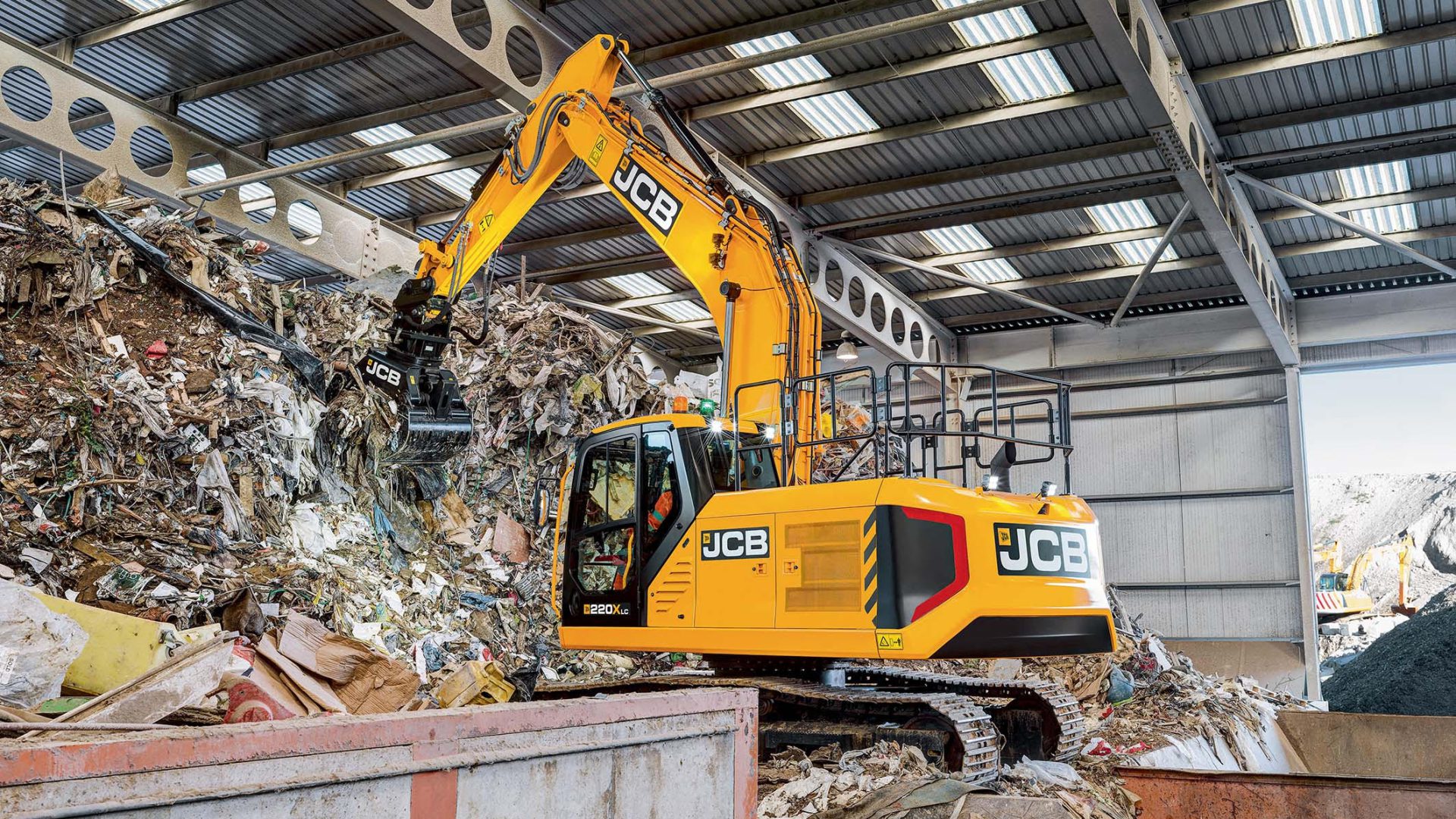 JCB 220X, presidia la fascia strategica fra le 20 e le 24 ton | e ...