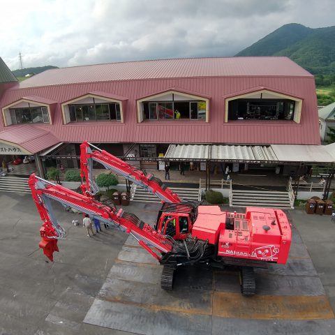 Hitachi ASTACO, mezzi speciali per situazioni complesse | e-construction