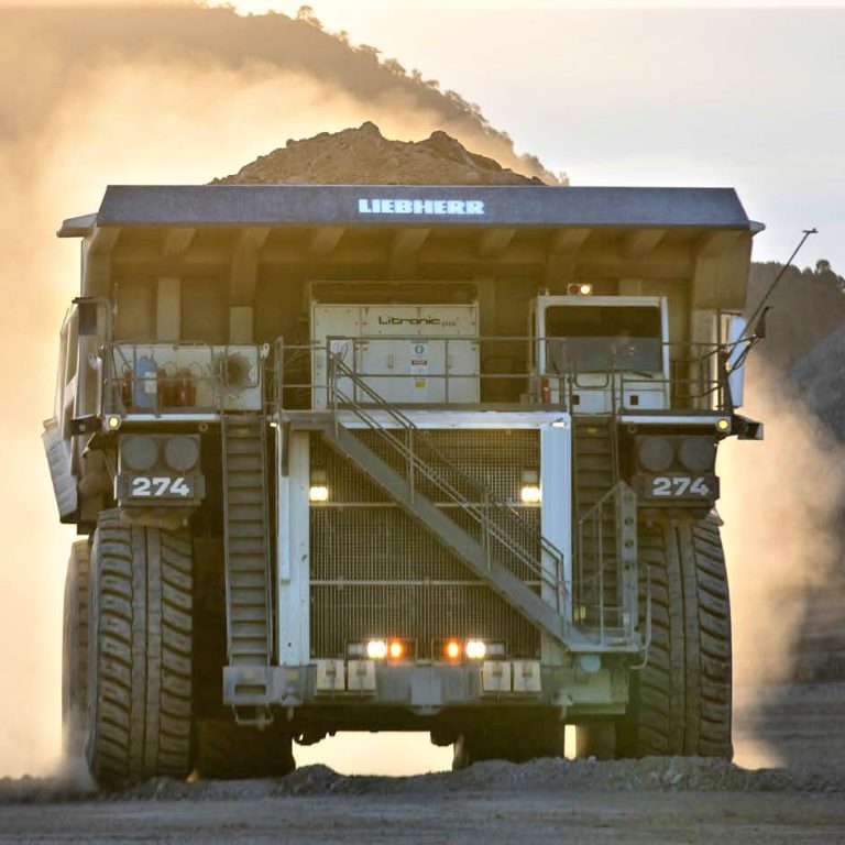 Liebherr, a Bauma con il T274, dumper da 305 tonnellate | e-construction