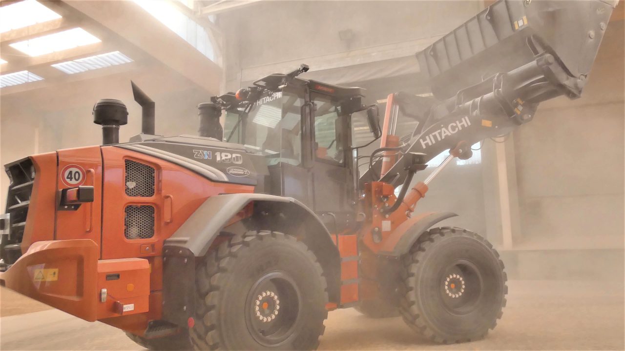 Hitachi ZW180-7, gommata per ogni uso | e-construction