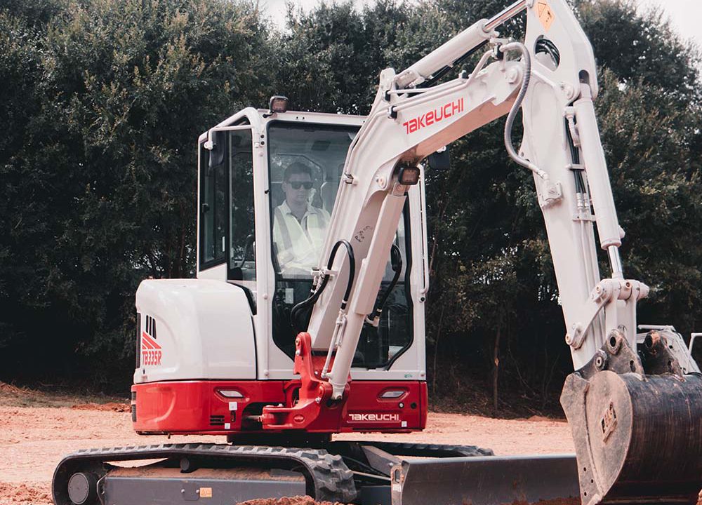 Takeuchi, arriva il nuovo TB335R, short-radius da 3,5 ton | e-construction