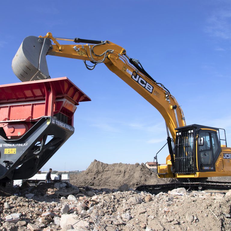 JCB 220X, la positiva prova del cantiere | e-construction