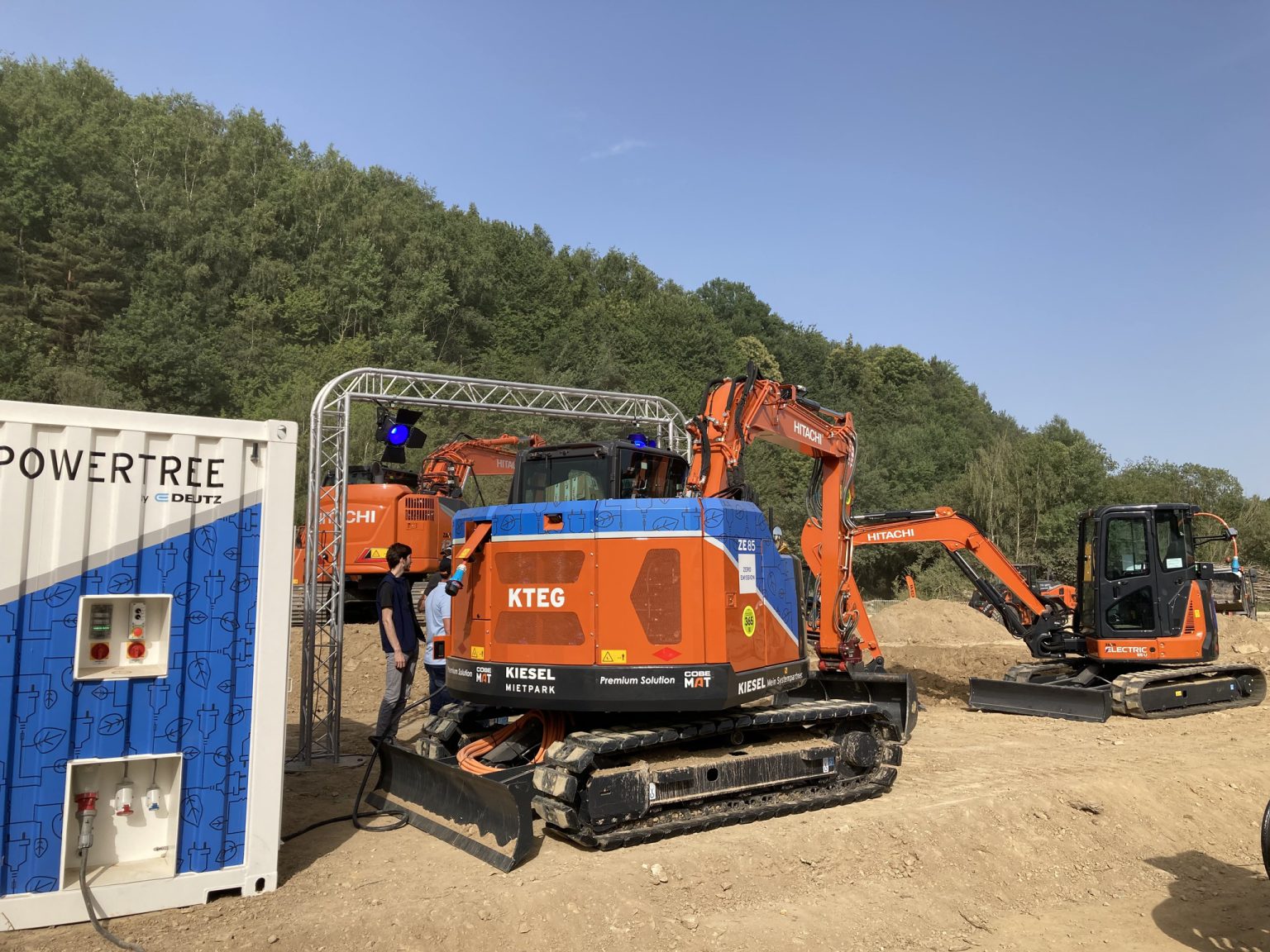 Hitachi, con il KTEG ZE85 e ZE19T verso l'elettrificazione | e-construction
