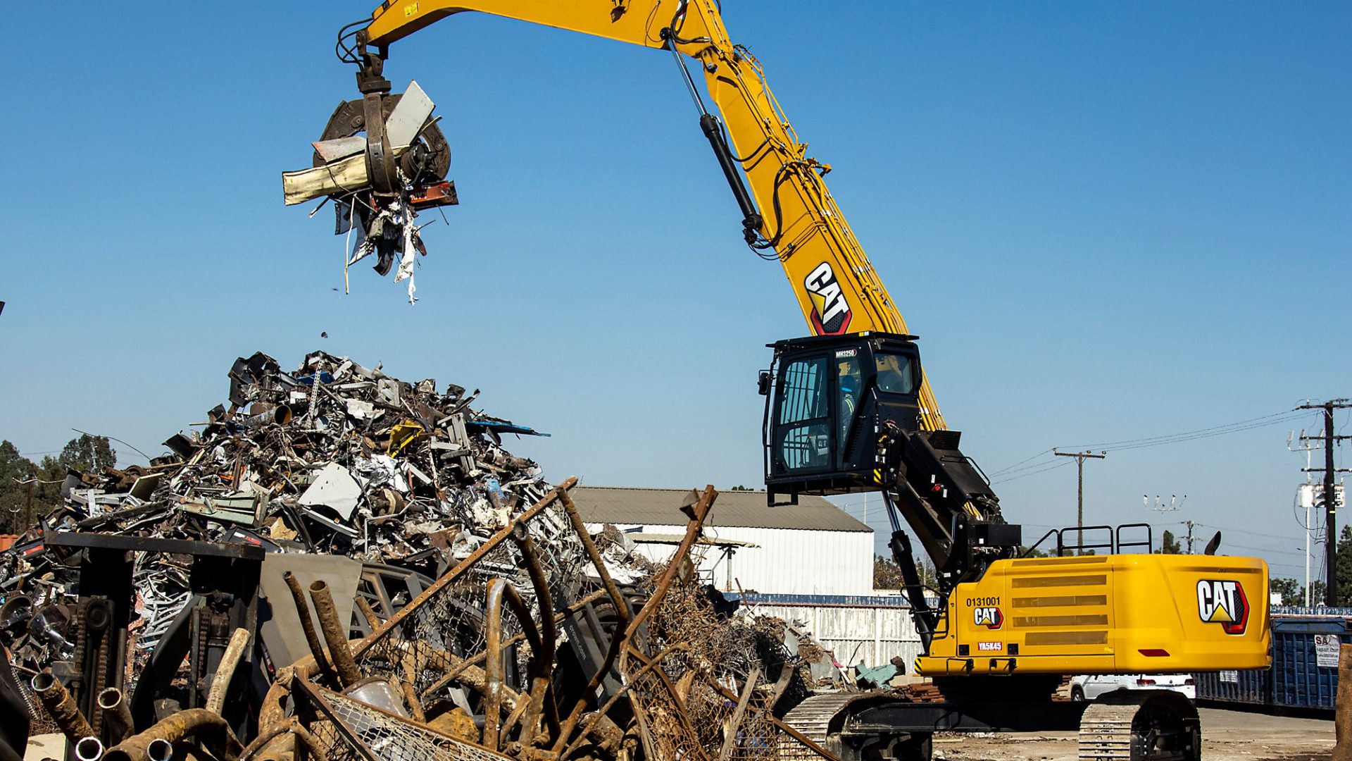 Caterpillar, ecco i nuovi "big" material-handlers | e-construction