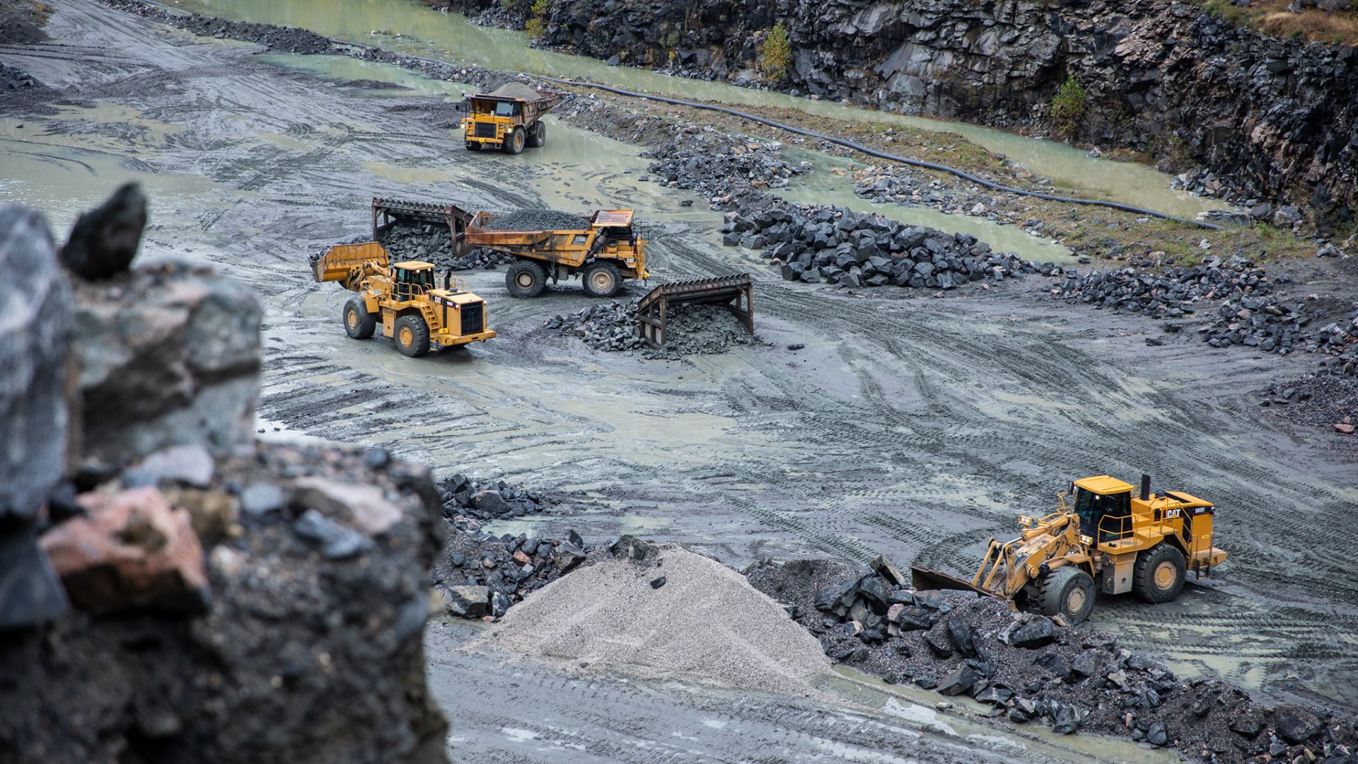 Caterpillar e Luck Stone, insieme per l'automazione | e-construction