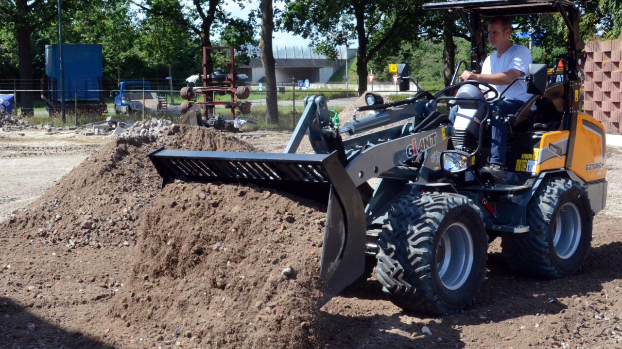 CASE CE, in nord America corre con le pale Tobroco-Giant | e-construction