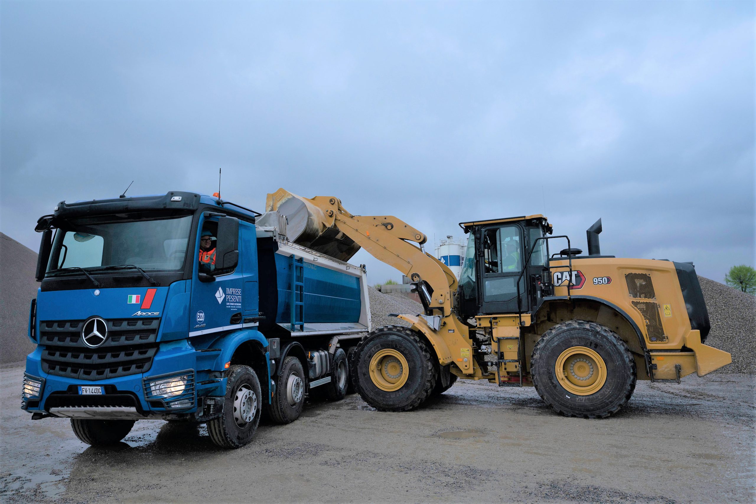 Caterpillar, le nuove 950 e 962 aumentano l'efficienza | e-construction