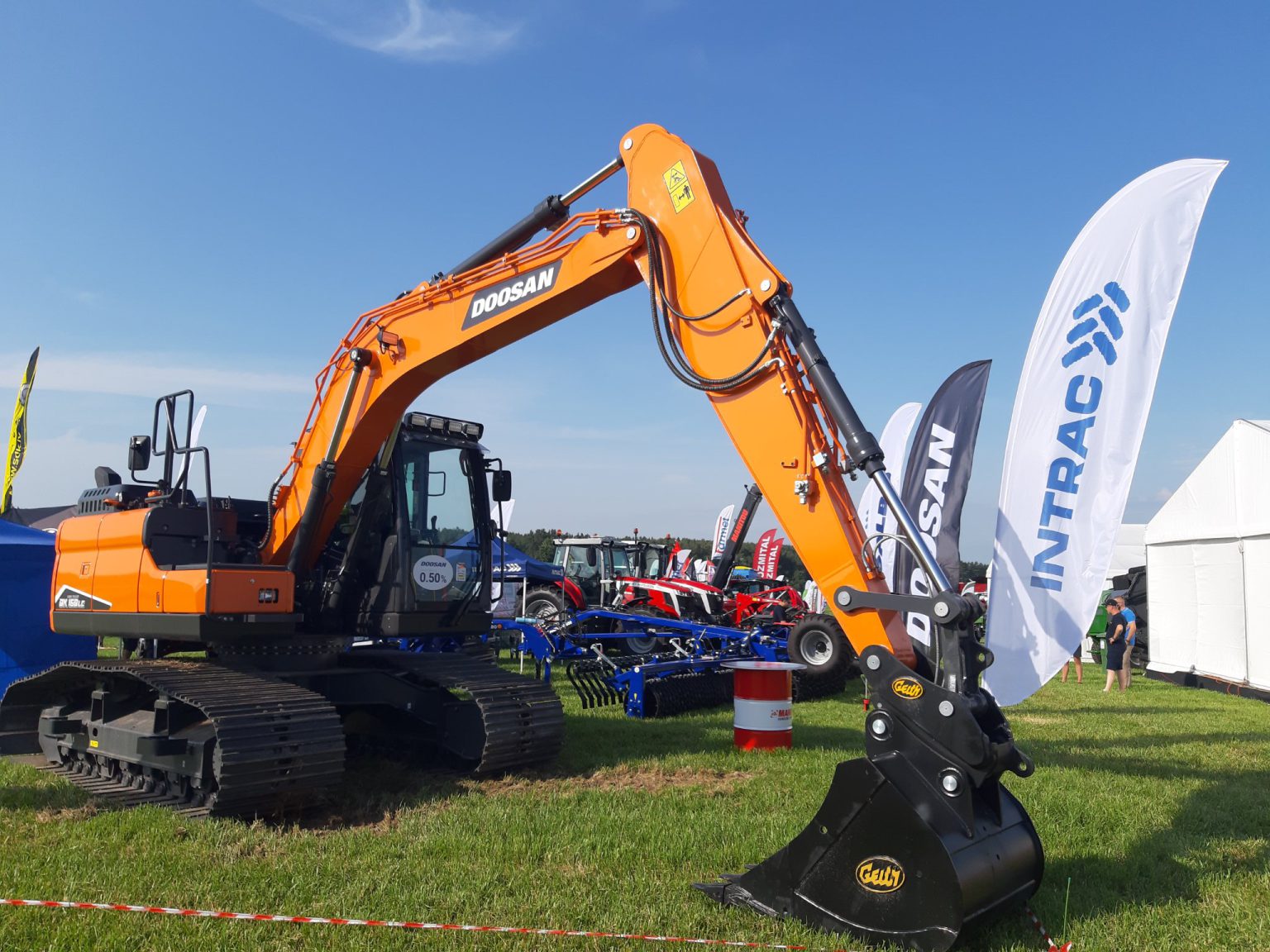 Develon, arriva il primo DX1000LC-7 in Europa | e-construction