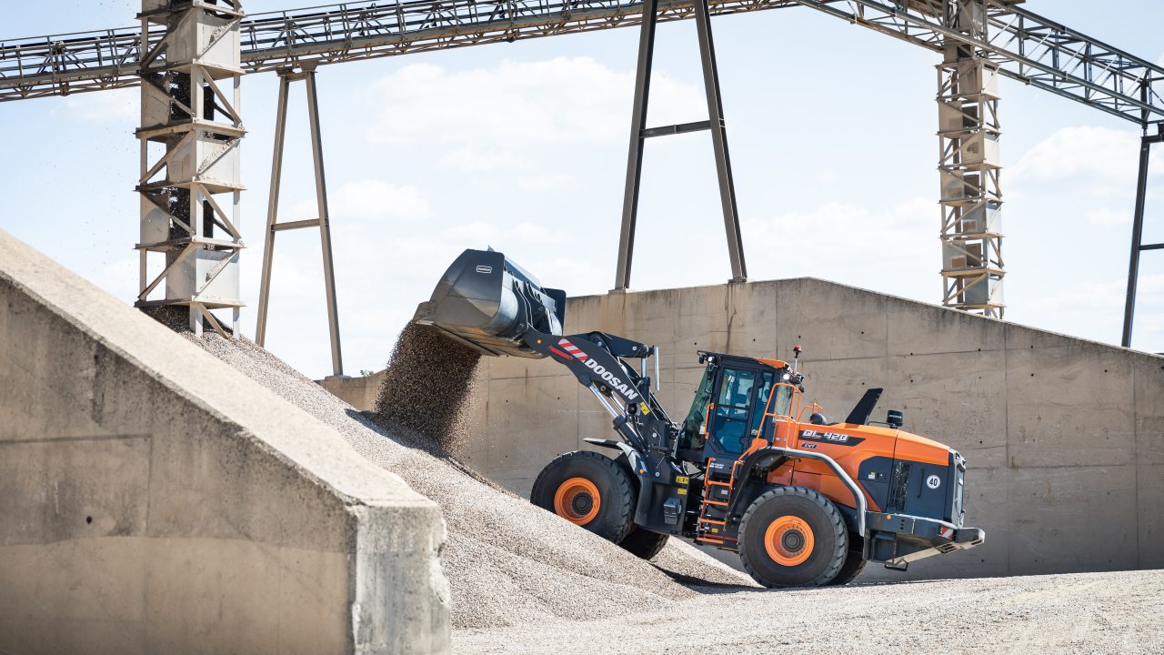 Develon, a Samoter 2023 la "prima" europea | e-construction