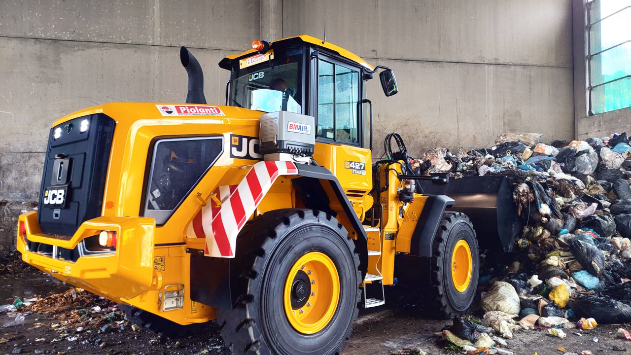 JCB 427 HT, per Te.Am. una gommata full-waste | e-construction
