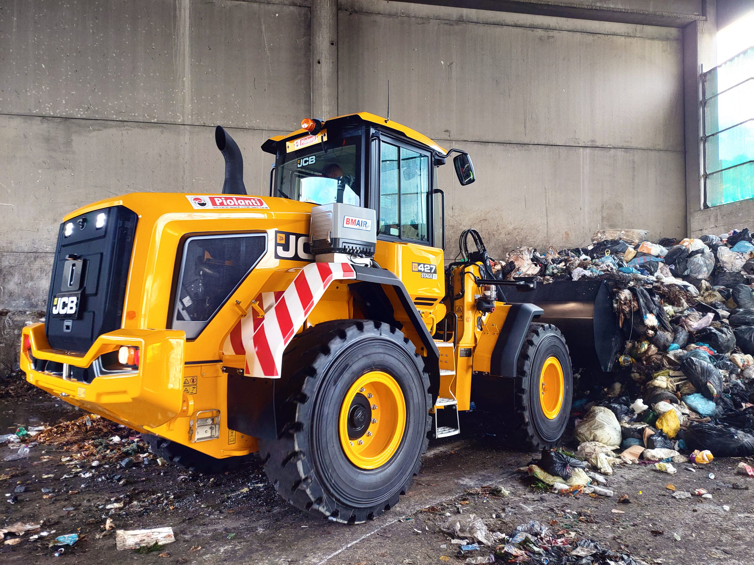 JCB 427 HT, per Te.Am. una gommata full-waste | e-construction
