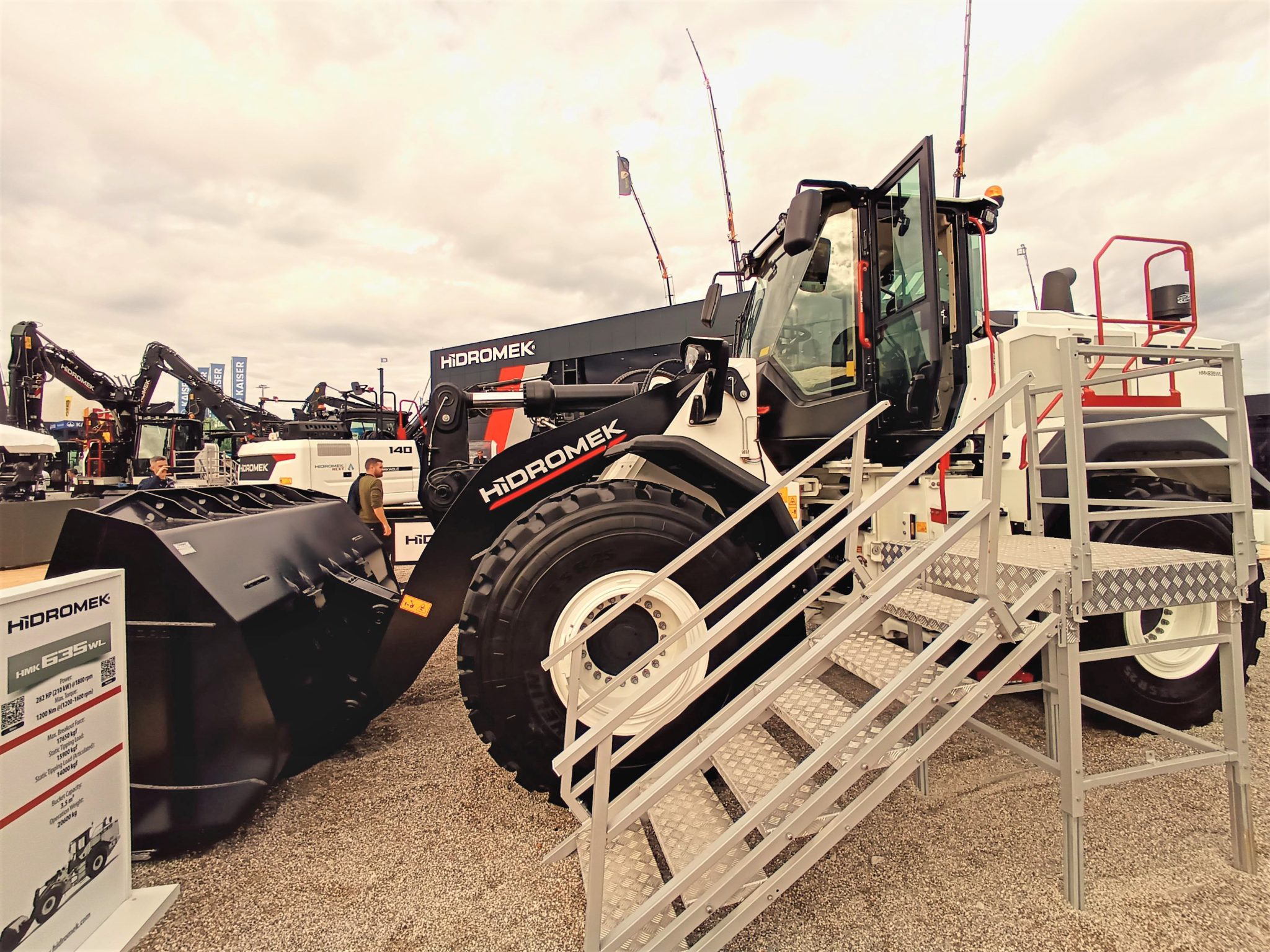 HIDROMEK HMK 635 WL, nel "club delle nobili" | e-construction