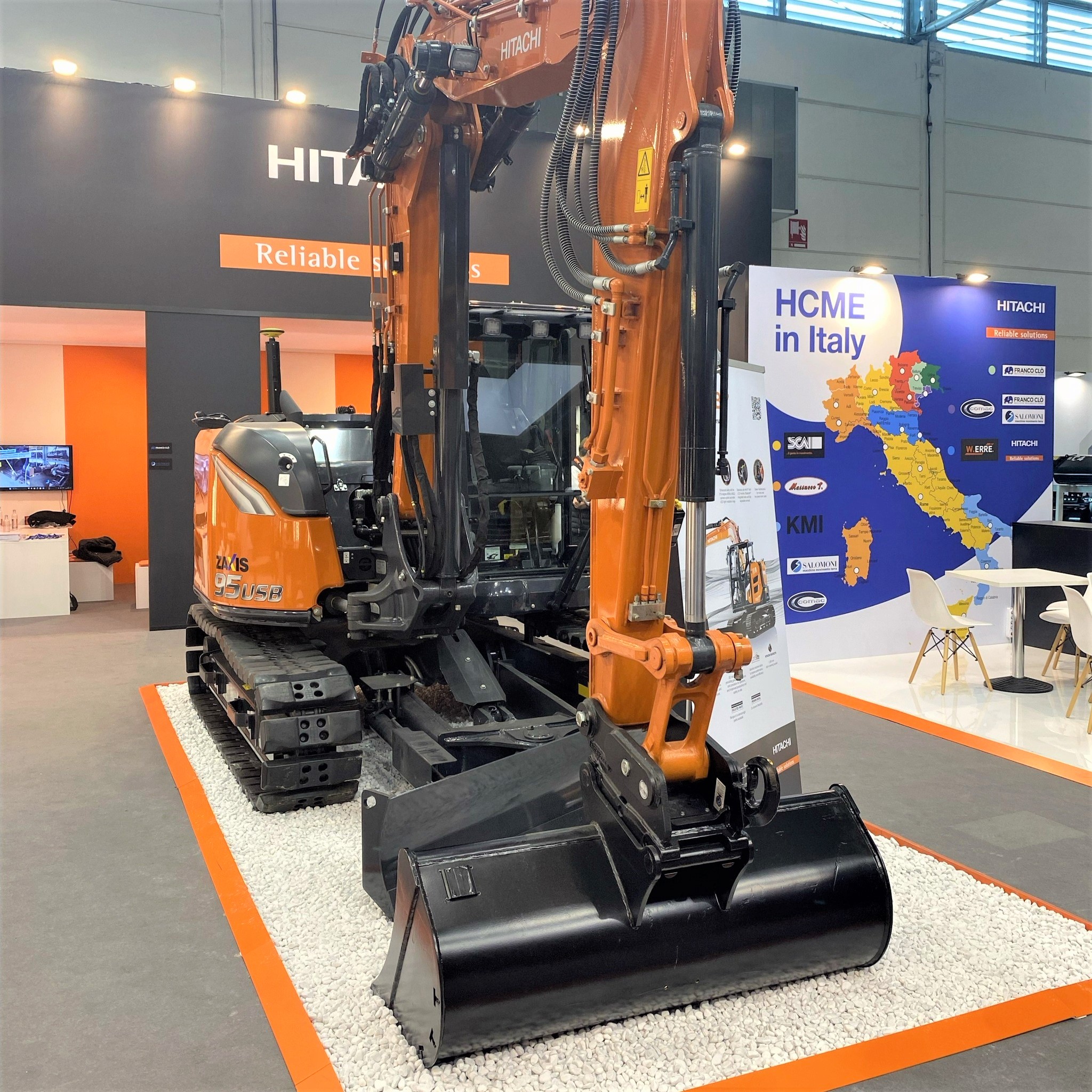 Hitachi, un Samoter all'insegna del gruppo | e-construction