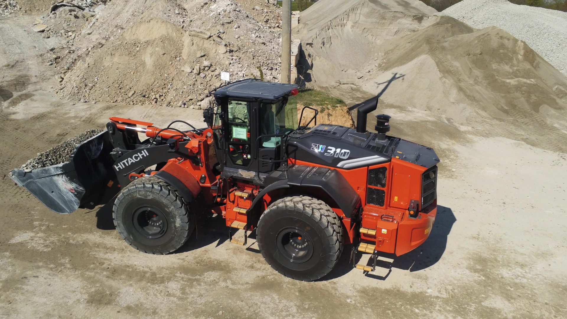 Hitachi ZW310-7, la classe si sente! | e-construction