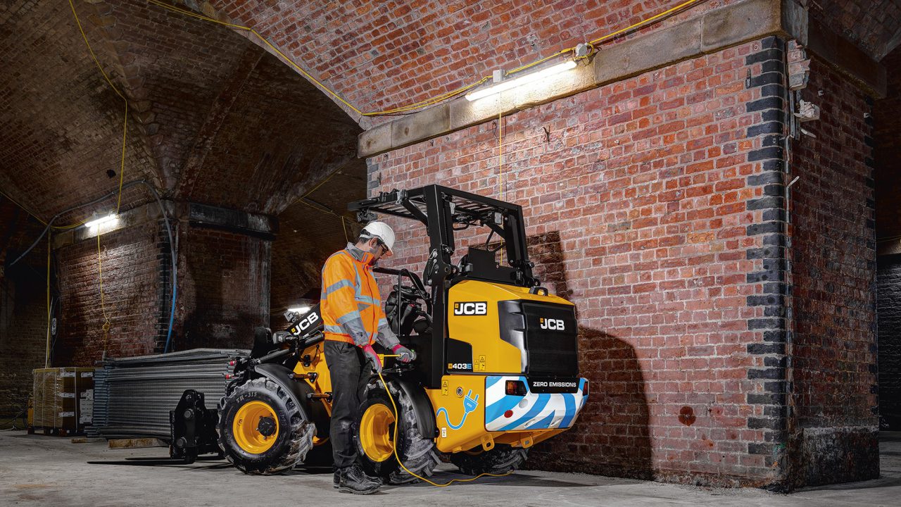 JCB 403E, arriva la pala elettrificata made in UK | e-construction