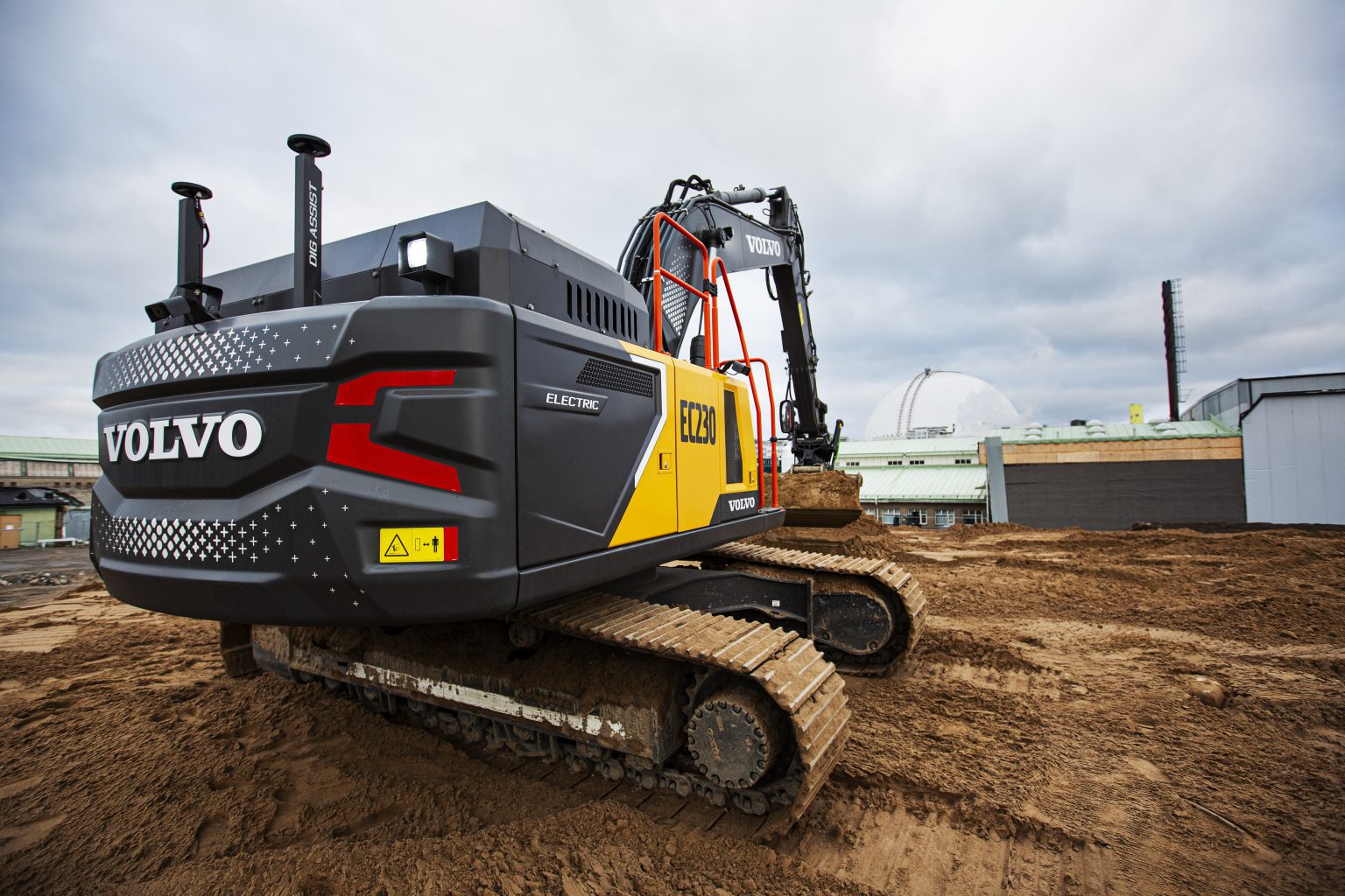 Volvo CE EC230 Electric, i numeri tornano? | e-construction