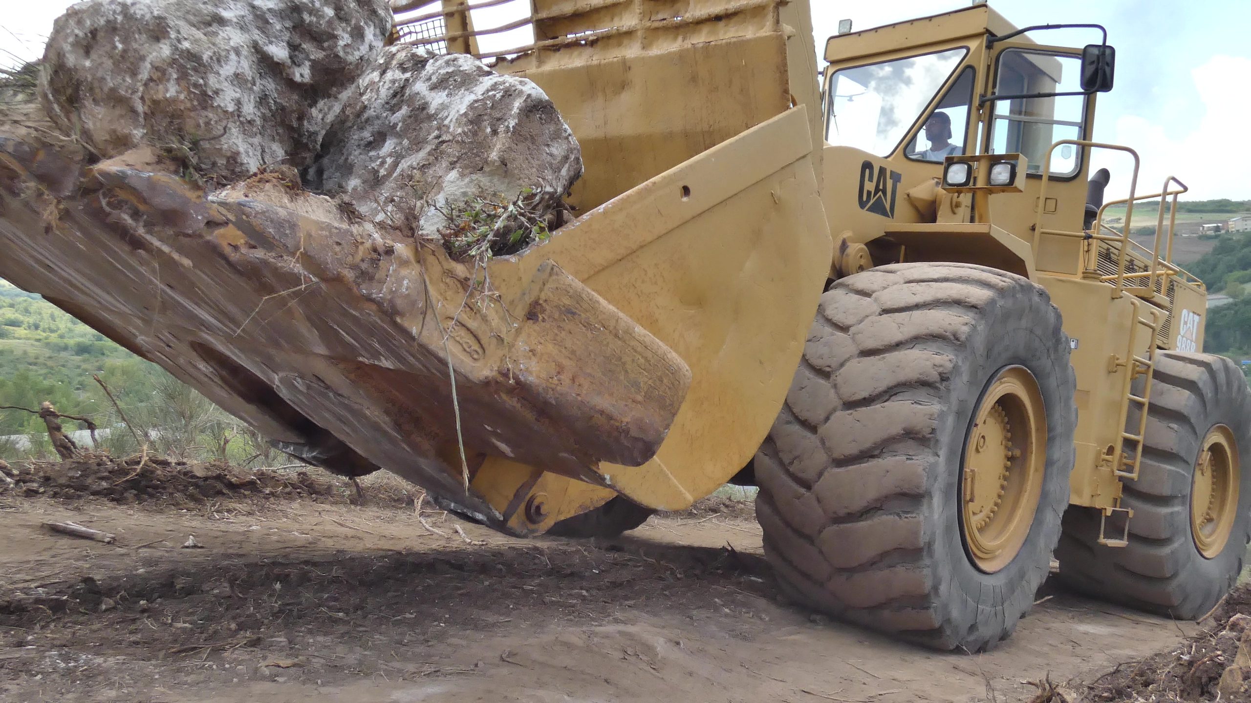 Caterpillar 988B, pietra miliare assoluta | e-construction