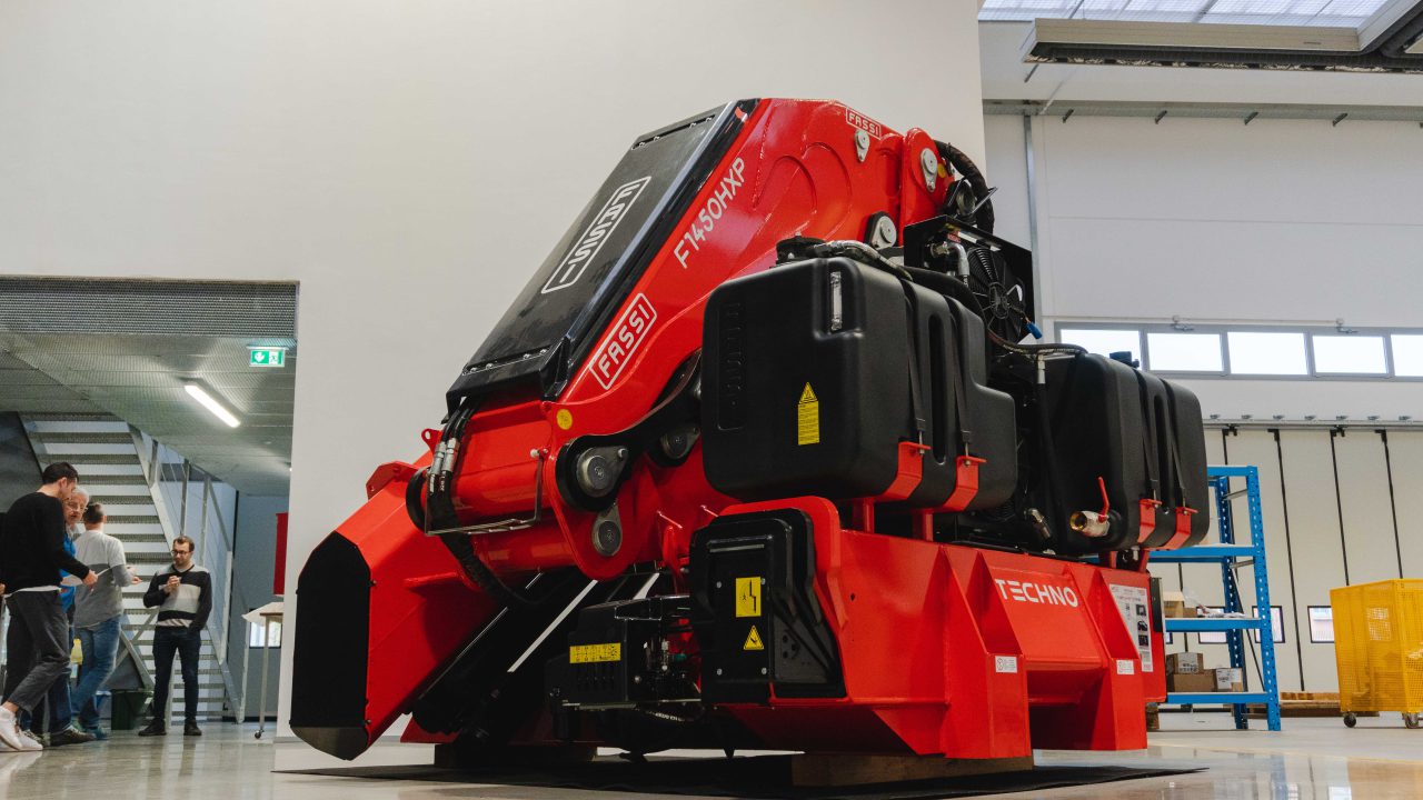 FASSI F1250R-HXP, si amplia la gamma TECHNO | e-construction