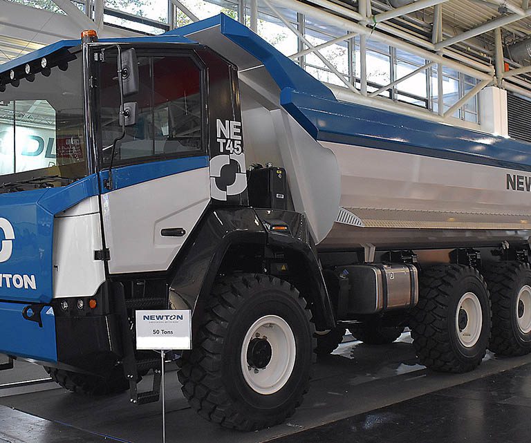 NEWTON TRUCKS, bentornati all-terrain | e-construction
