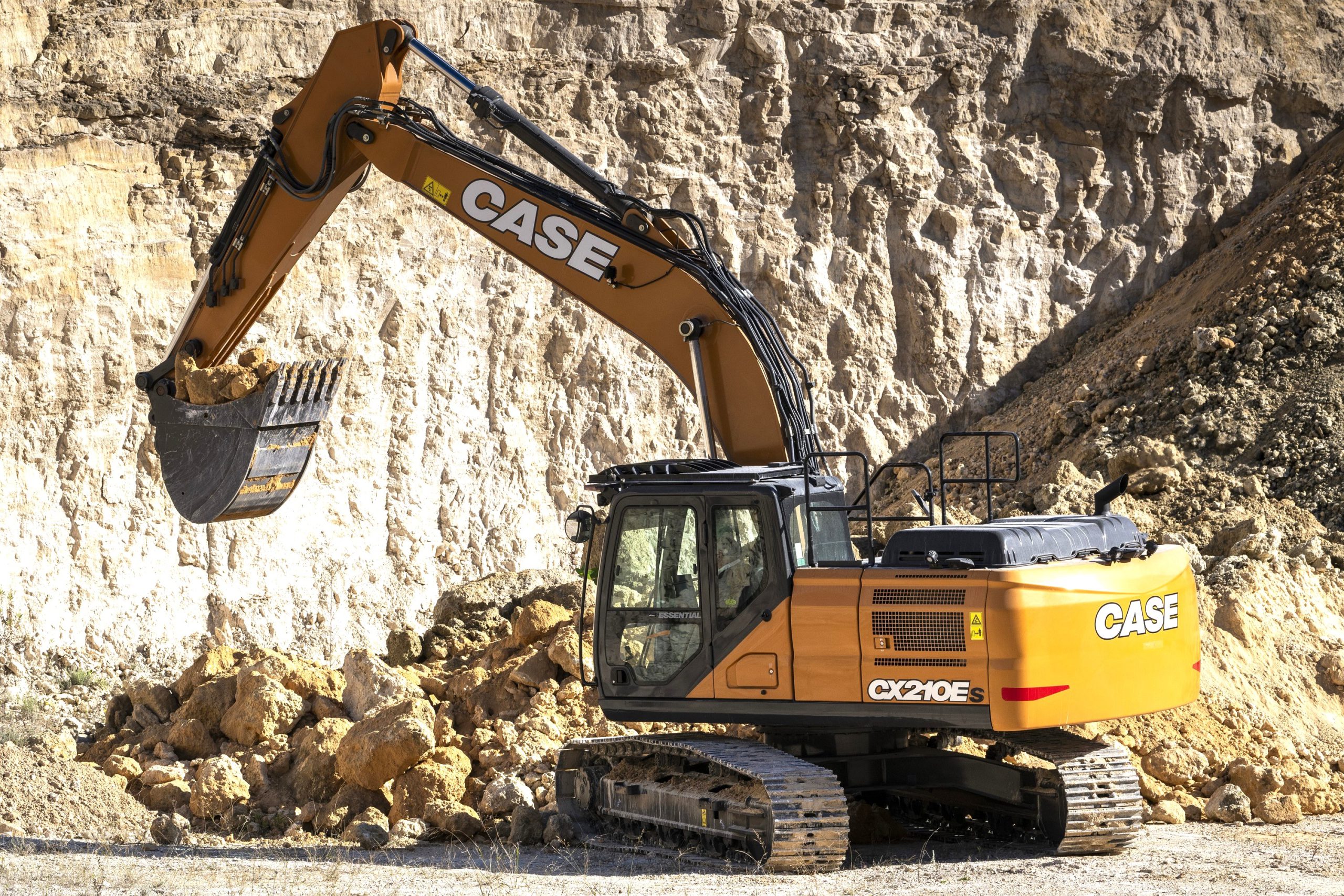 CASE CX210E-S Essential, per essere competitivo | e-construction