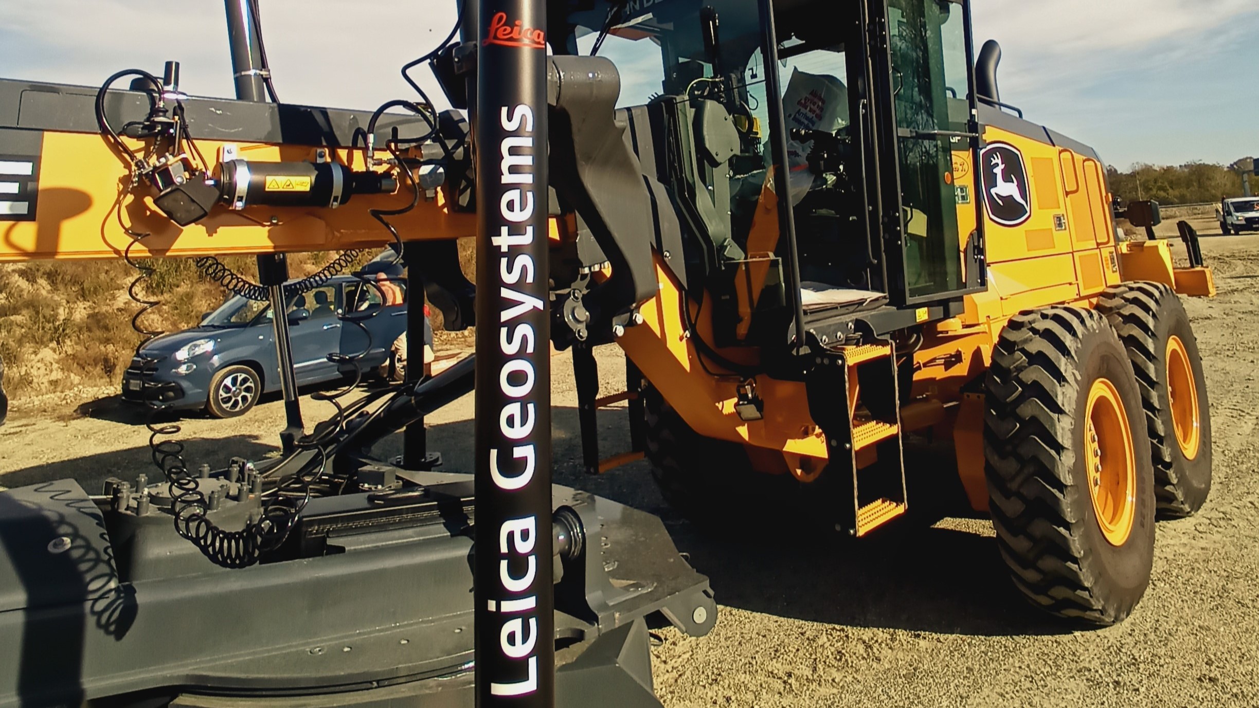 Leica Geosystems e John Deere insieme nel digitale construction