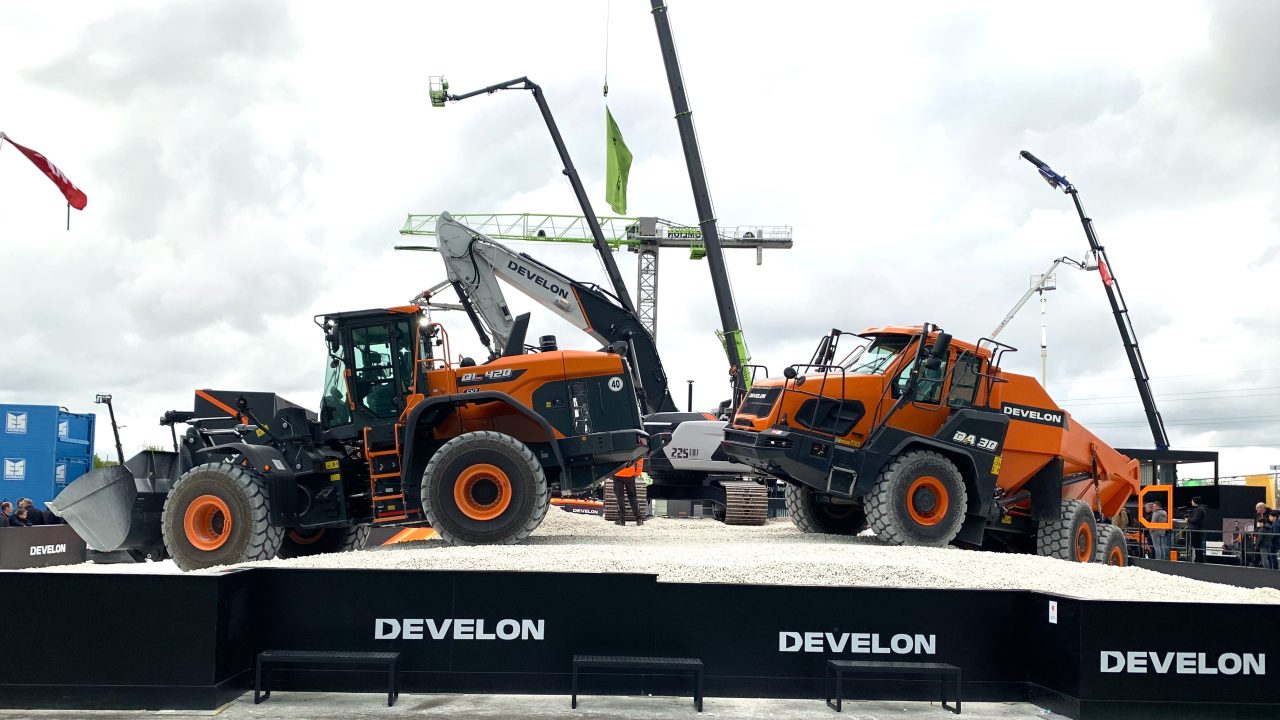 Develon ha puntato a grandi novità tecnologiche a Intermat 2024.