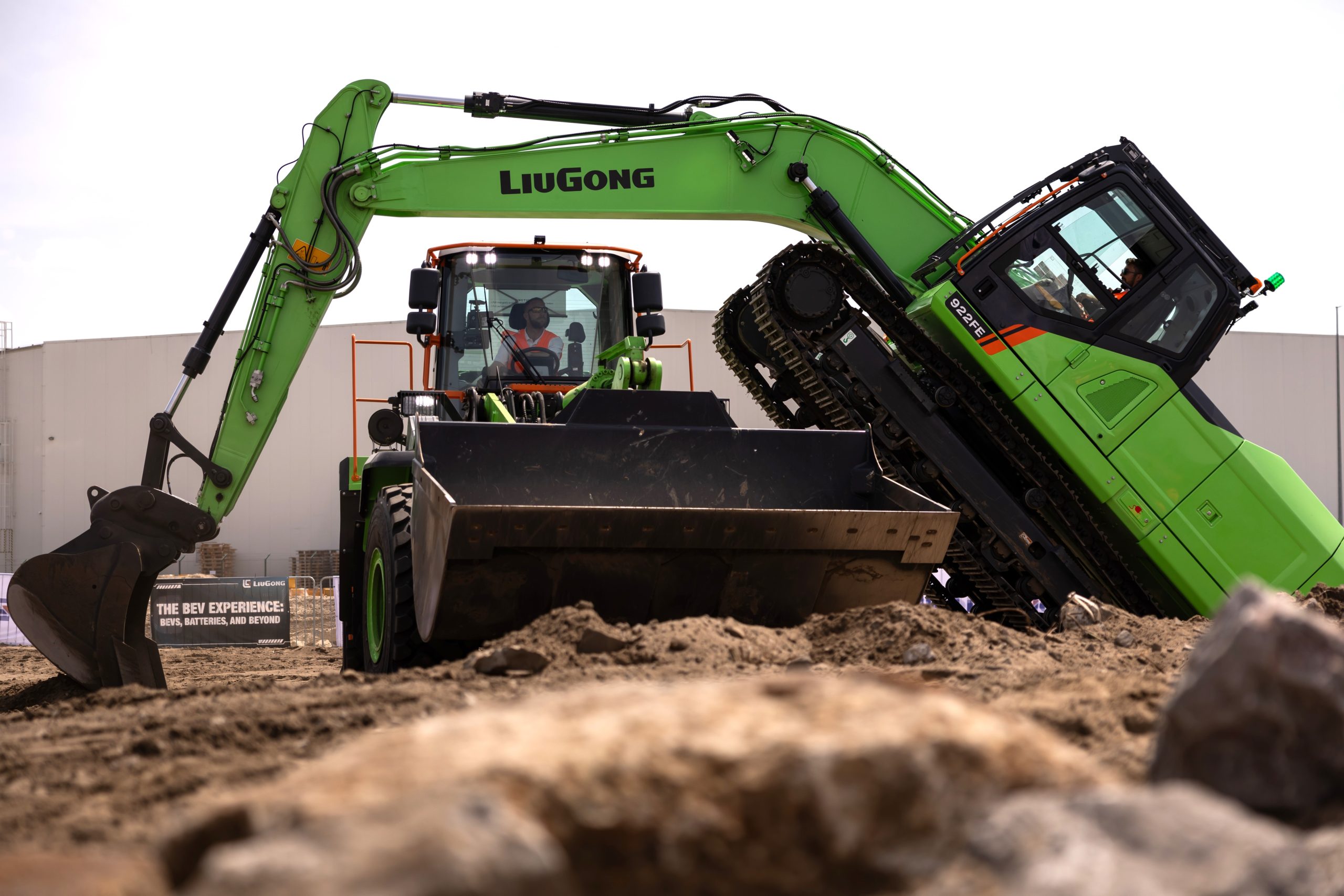 LIUGONG ha presentato la sua gamma in Polonia a dealer e clienti