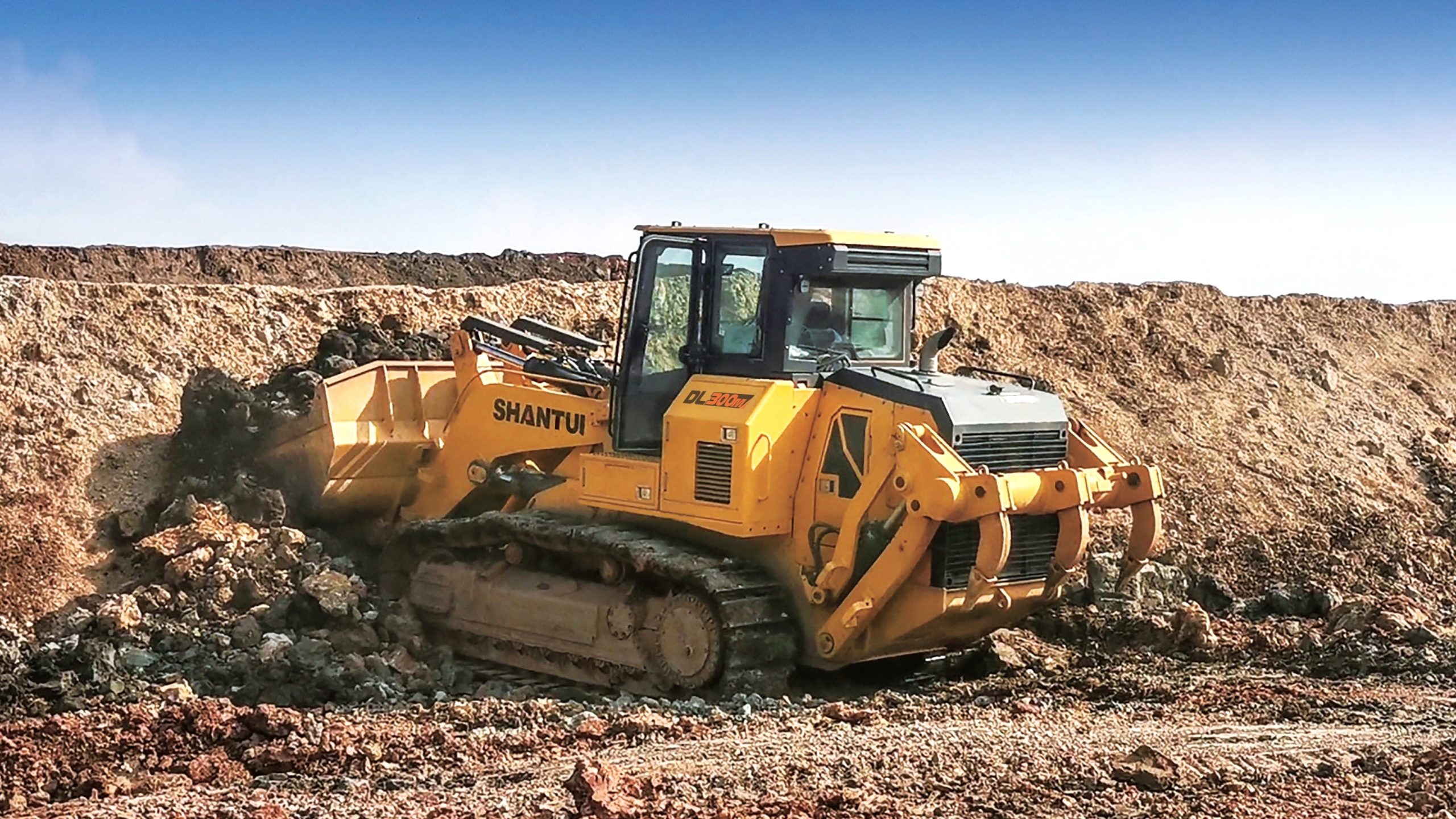 SHANTUI DL300-M è tra le poche pale cingolate sul mercato