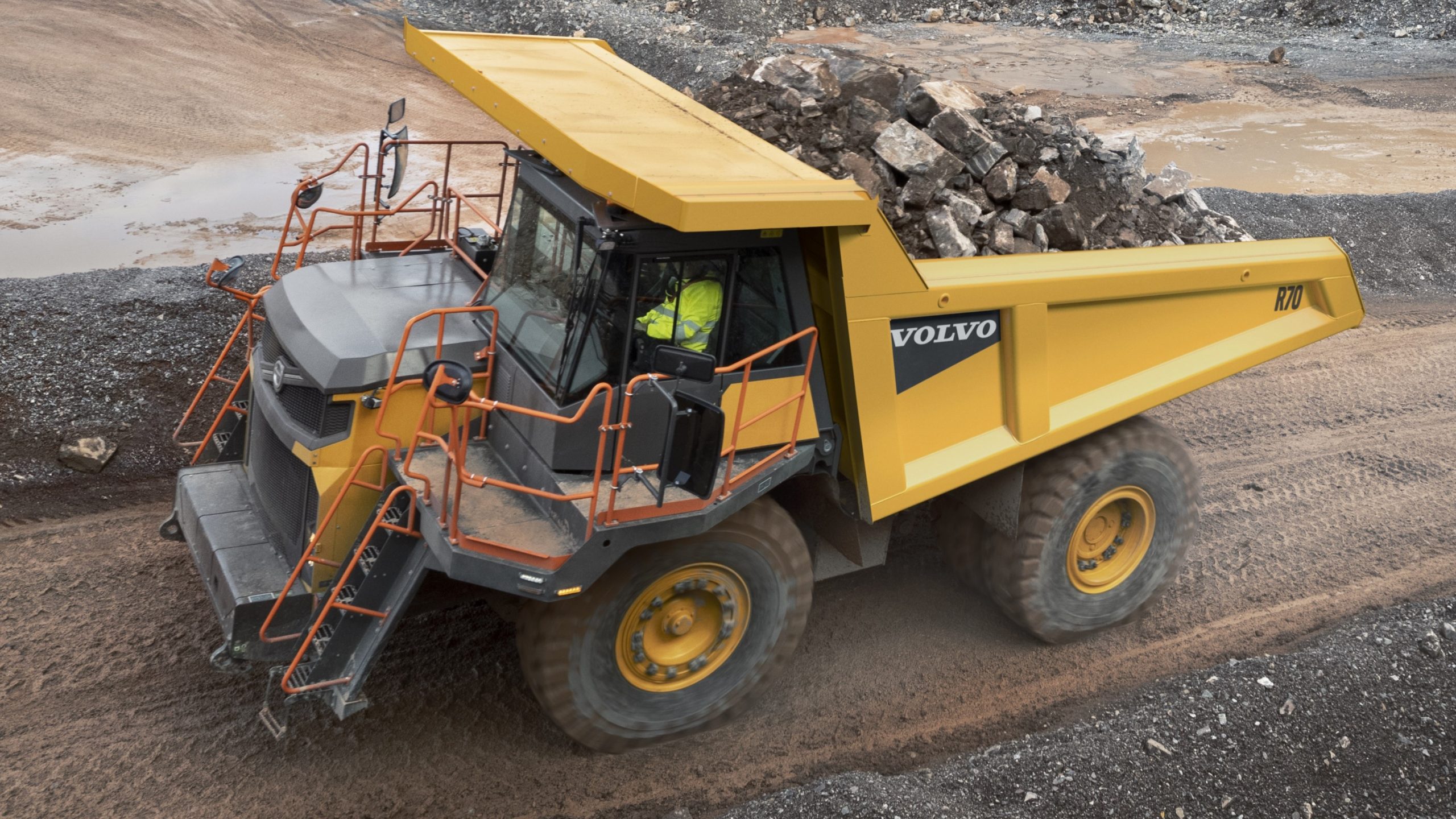 VOLVO CE ha presentato i nuovi dumper rigidi medi R60 e R70