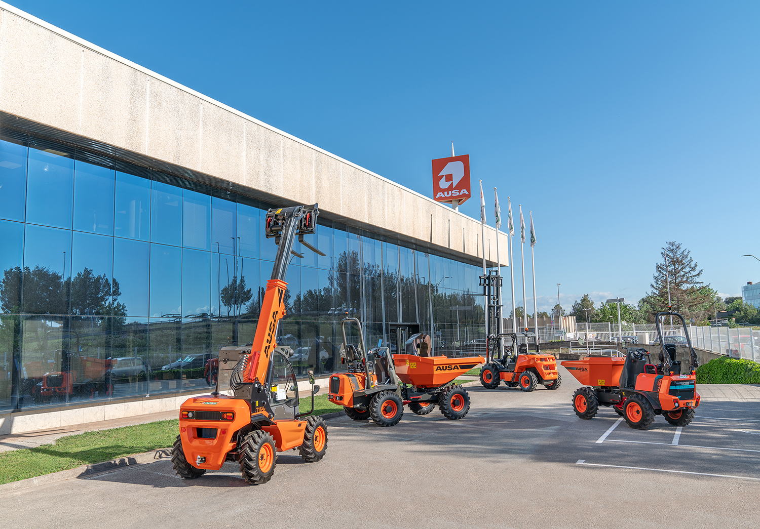 AUSA è stata definitivamente acquisita dal Gruppo Oshkosh e JLG