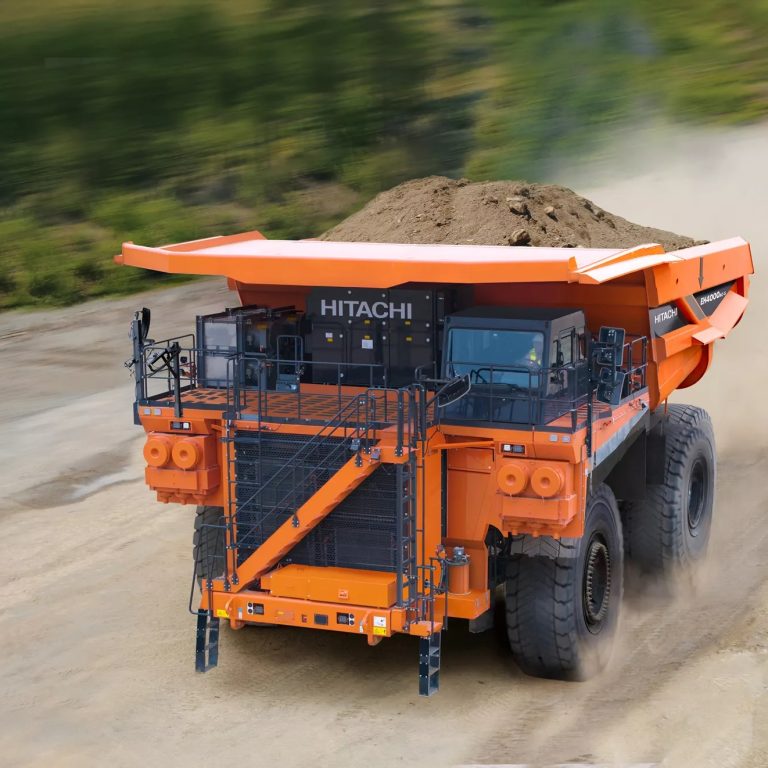 HITACHI presenta il nuovo maxi dumper EH4000AC-5 da 400 ton