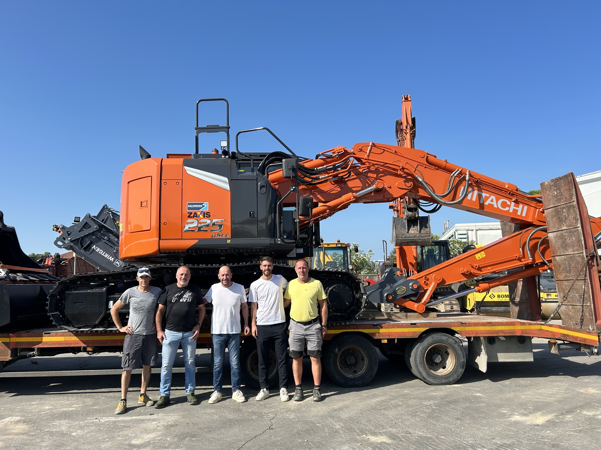 HITACHI ZX225USLC-7 è scelto da B.B. Service tramite Salomoni
