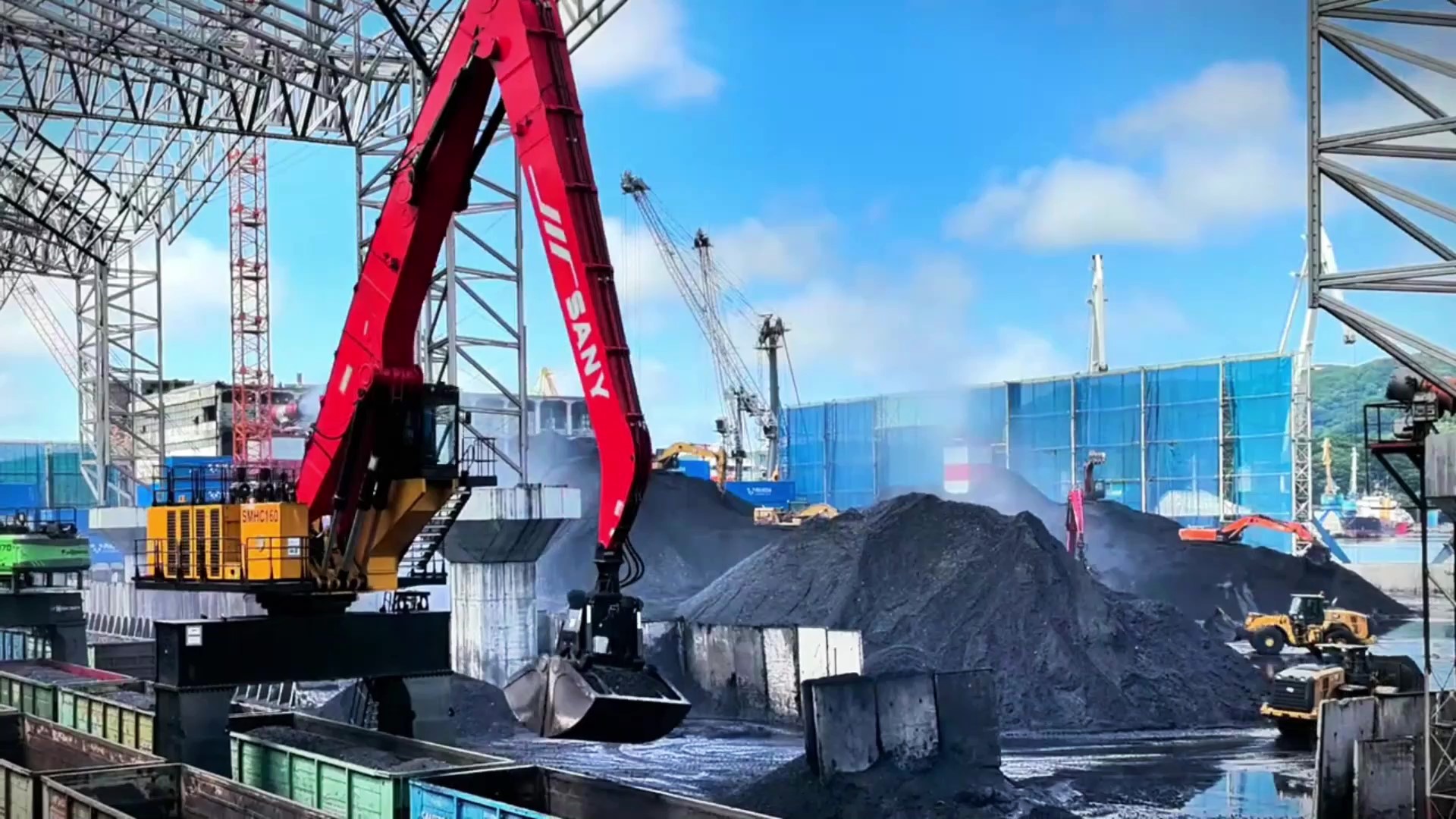 SANY ha presentato il grande material-handler portuale SMHC160