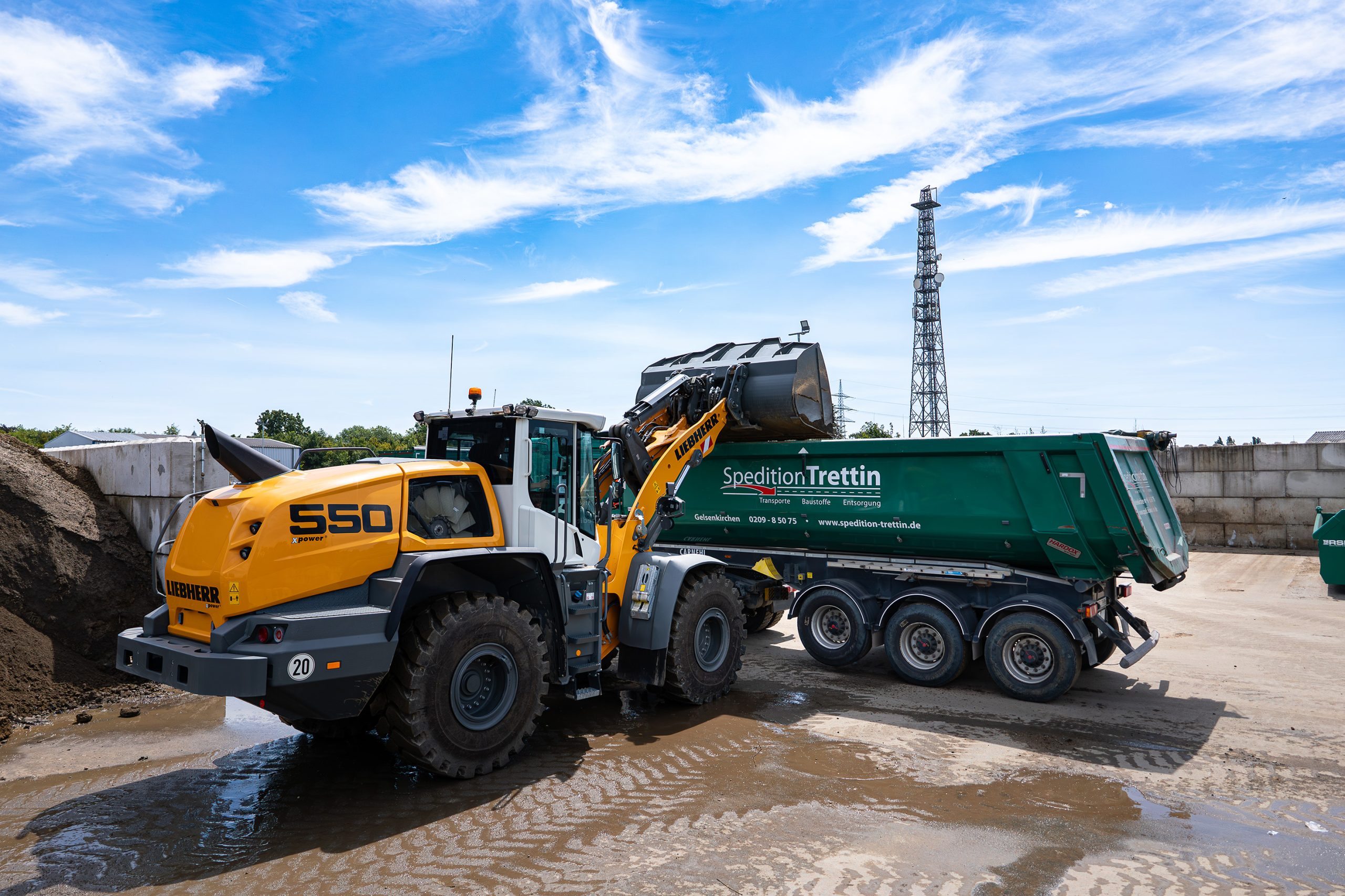 Liebherr ha fornito una L550 XPower alla tedesca Spedition Trettin