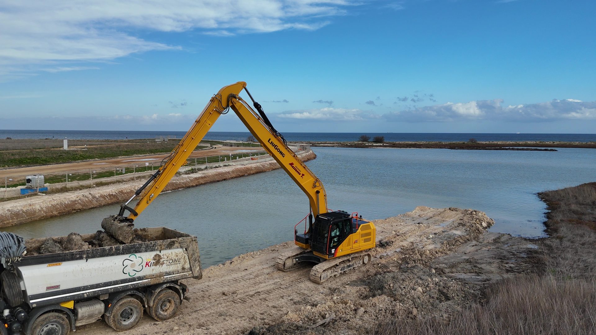 LiuGong ha fornito un 922F LL per un'importante bonifica a Brindisi