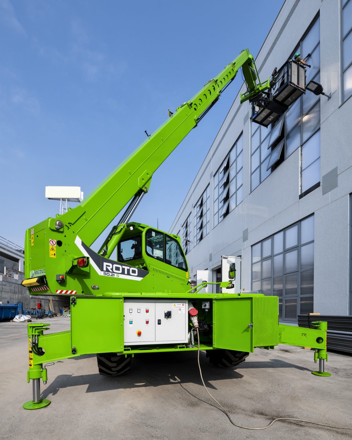 Merlo ha presentato la nuova gamma elettrificata di Roto Plug-In