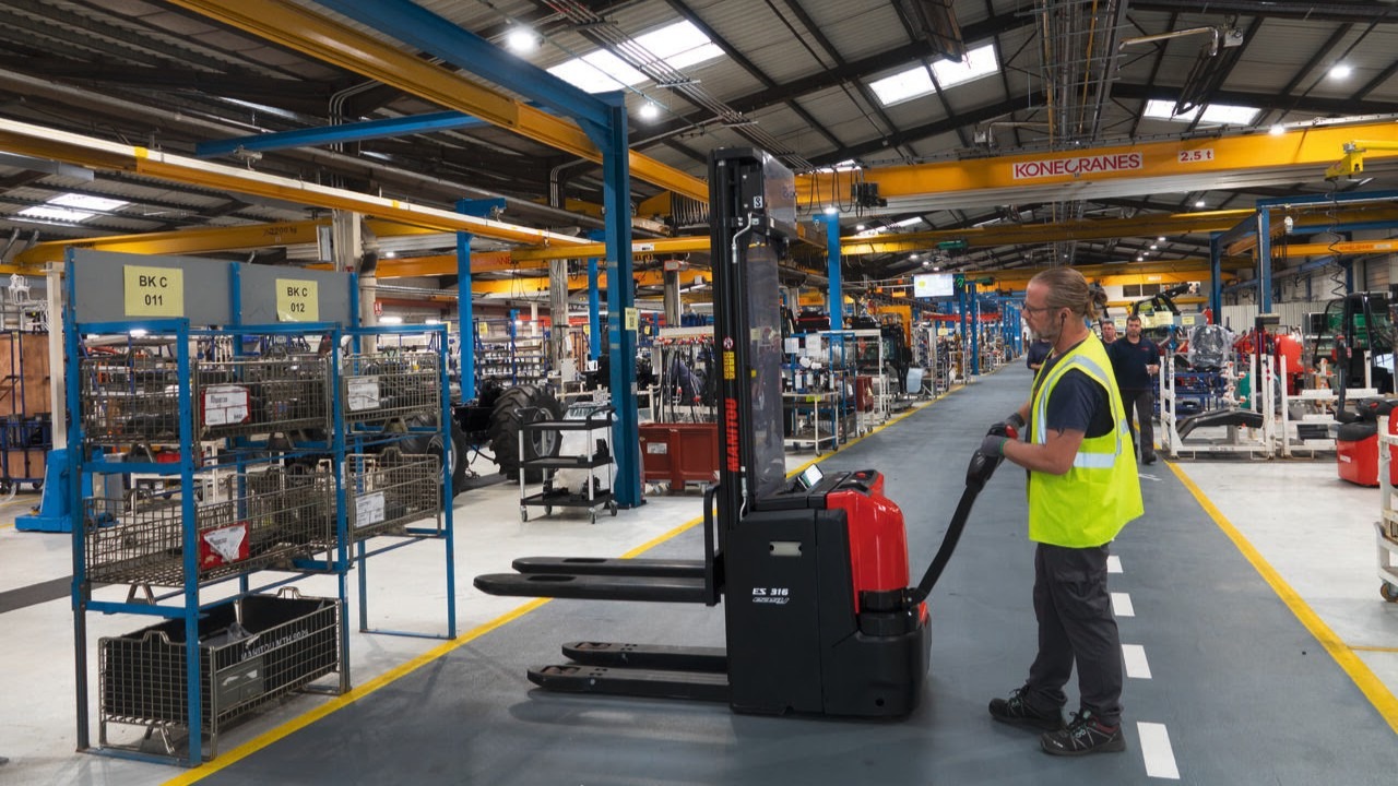 Manitou presenta i nuovi ES Easy: Efficienza per la Logistica